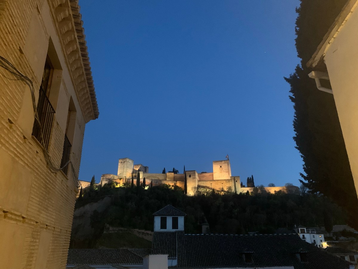 “Granada, I’m falling under your spell“ – Travelling with Fi